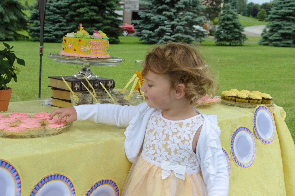 Princess Belle Inspired Party: Decor, Activities and Party Favors ...
